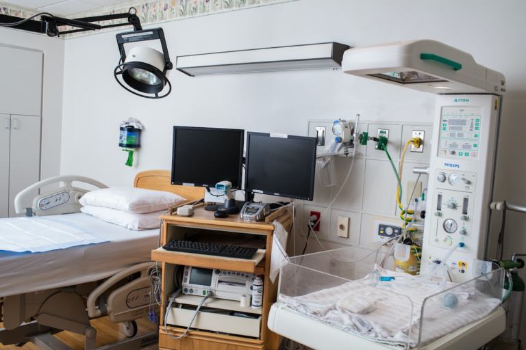 An Inside Look at our Local Labor & Delivery Rooms - Giggle Magazine