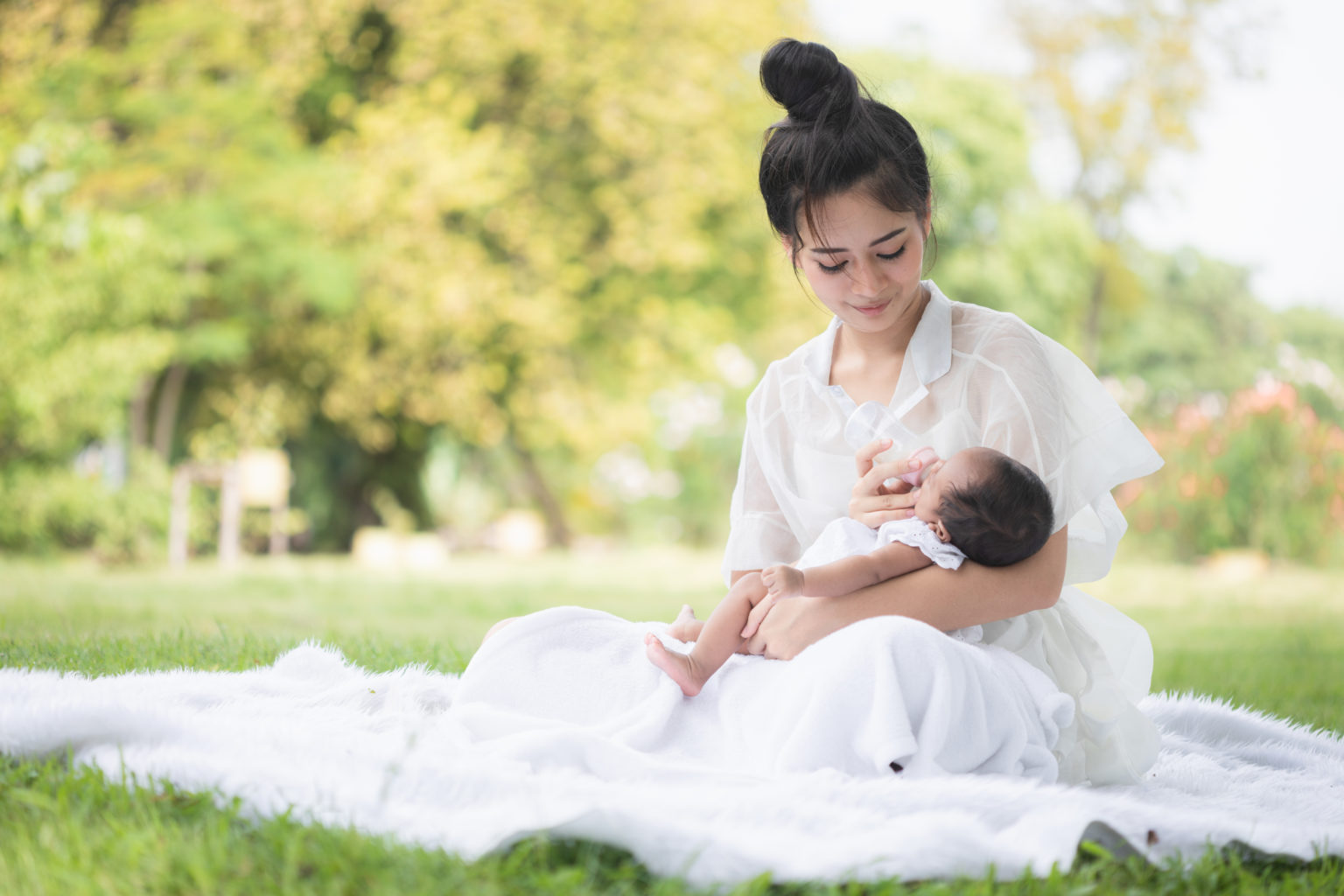 Hello, Baby! When Should I Take My Baby Out in Public? - Giggle Magazine